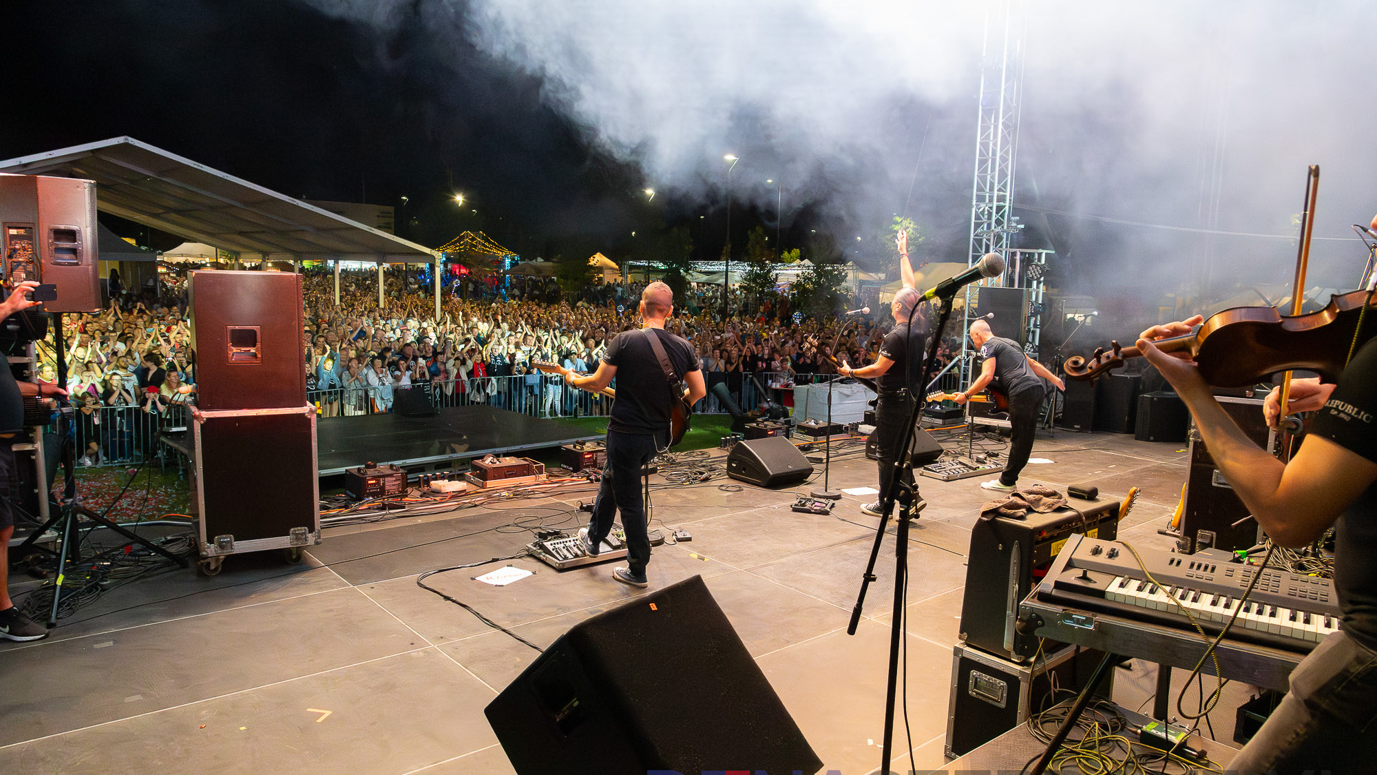 Botrány! Megverték a Republic zenekar technikusát egy felvidéki ...
